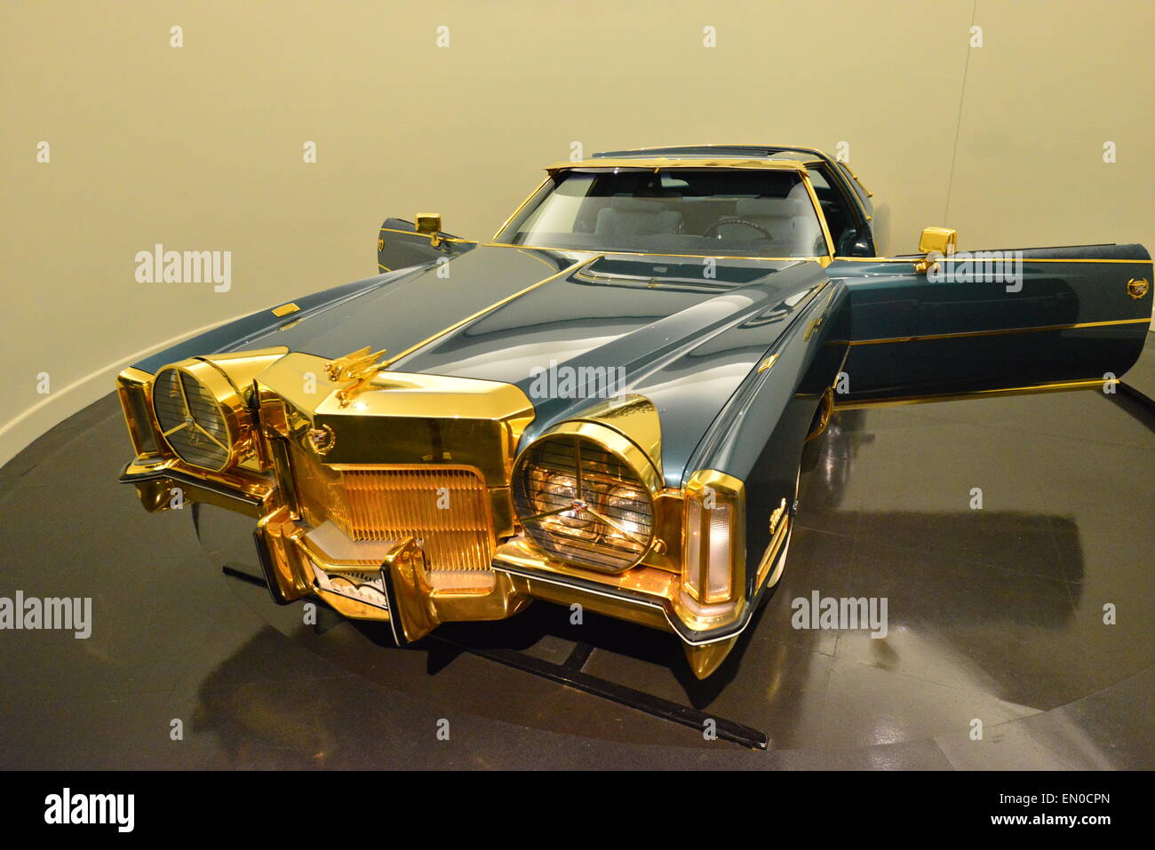 Isaac Hayes gold plated Cadillac Eldorado Stock Photo - Alamy