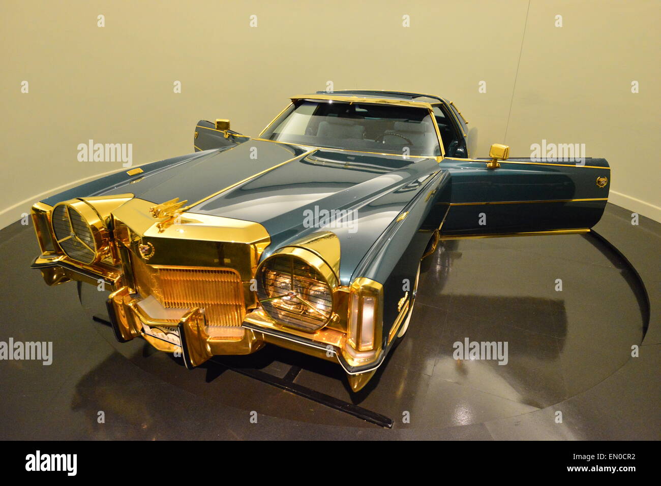 Isaac hayes gold plated cadillac hi-res stock photography and images ...