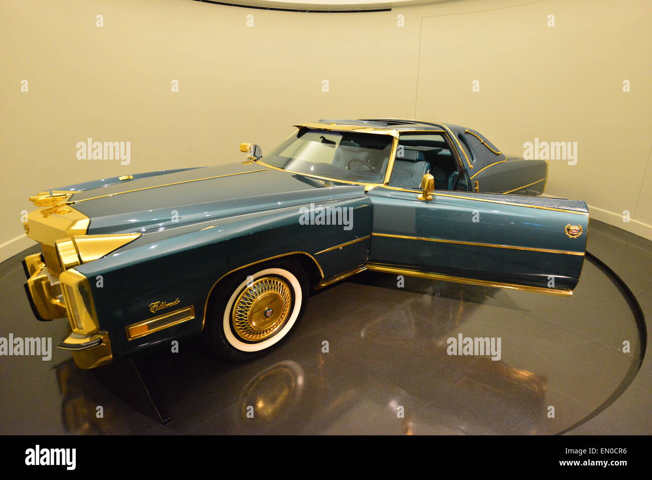 Isaac hayes gold plated cadillac hi-res stock photography and images ...