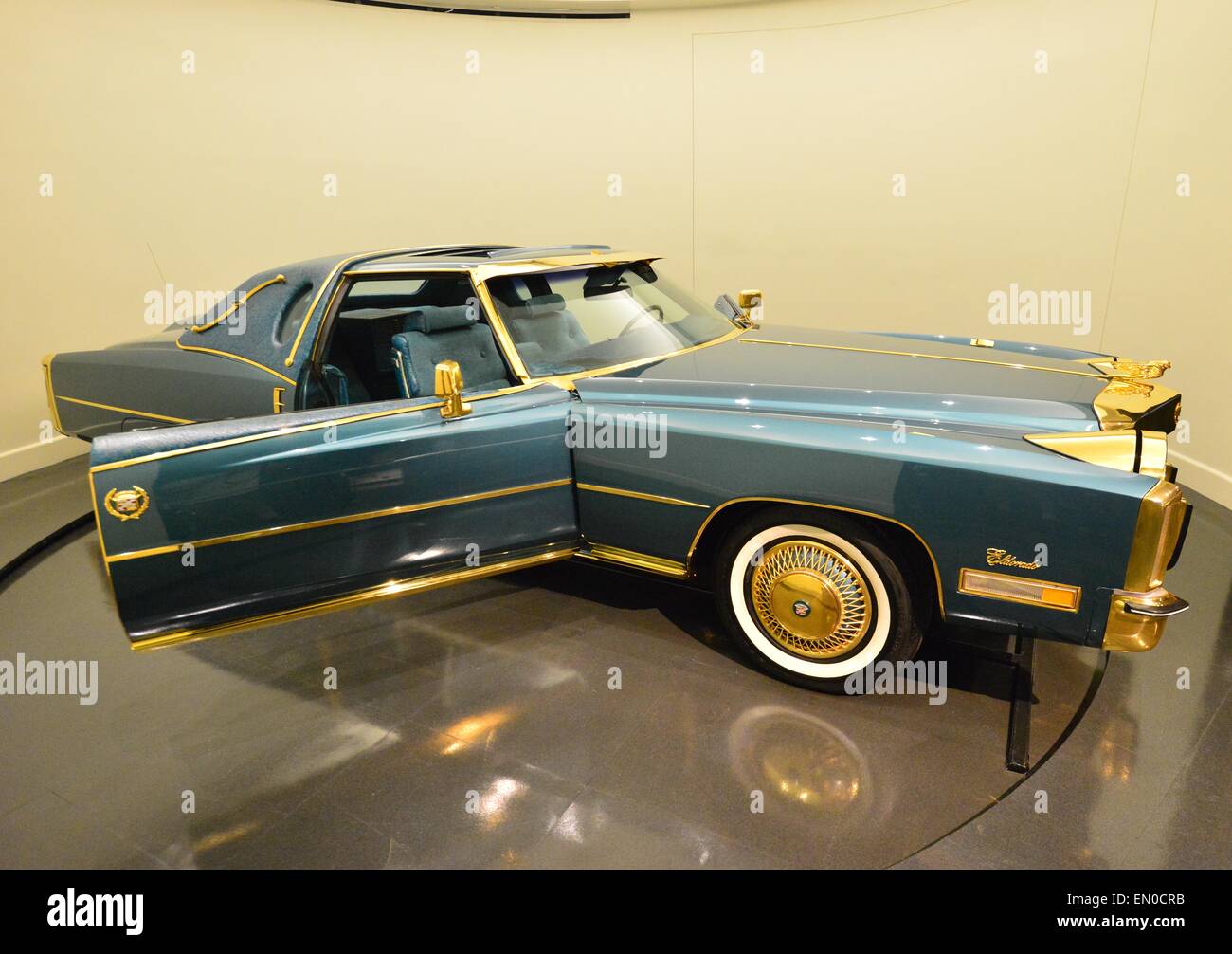 Isaac hayes gold plated cadillac hi-res stock photography and images ...