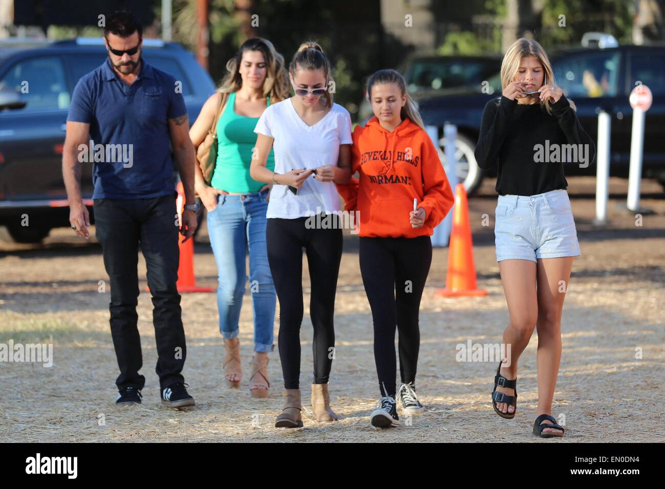 Lorenzo Lamas arrives at Mr Bones pumpkin patch with his family ...