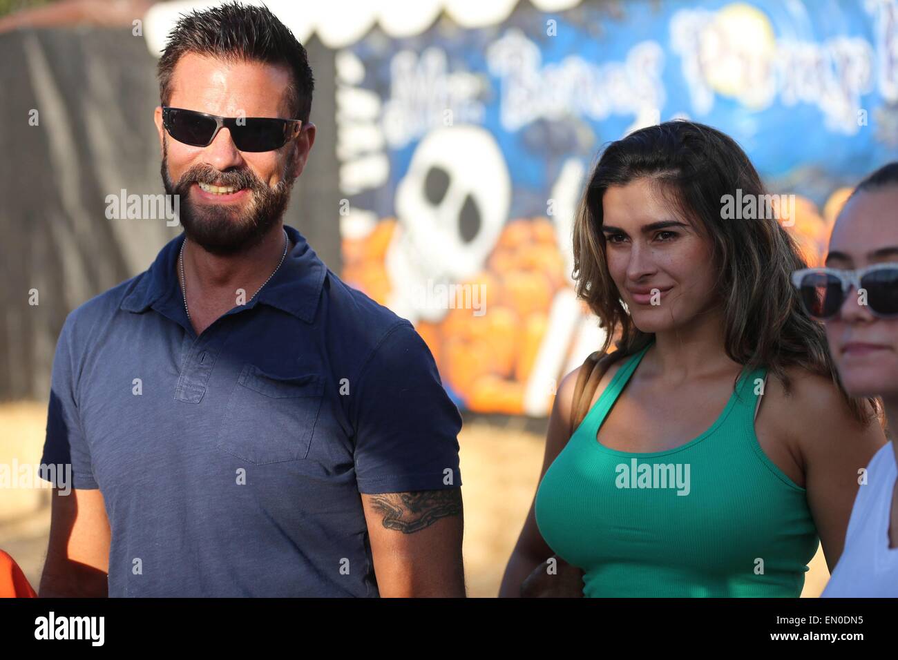 Lorenzo Lamas arrives at Mr Bones pumpkin patch with his family ...