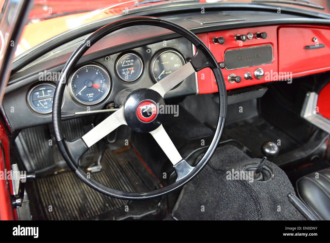 The dash board of a classic car Stock Photo - Alamy