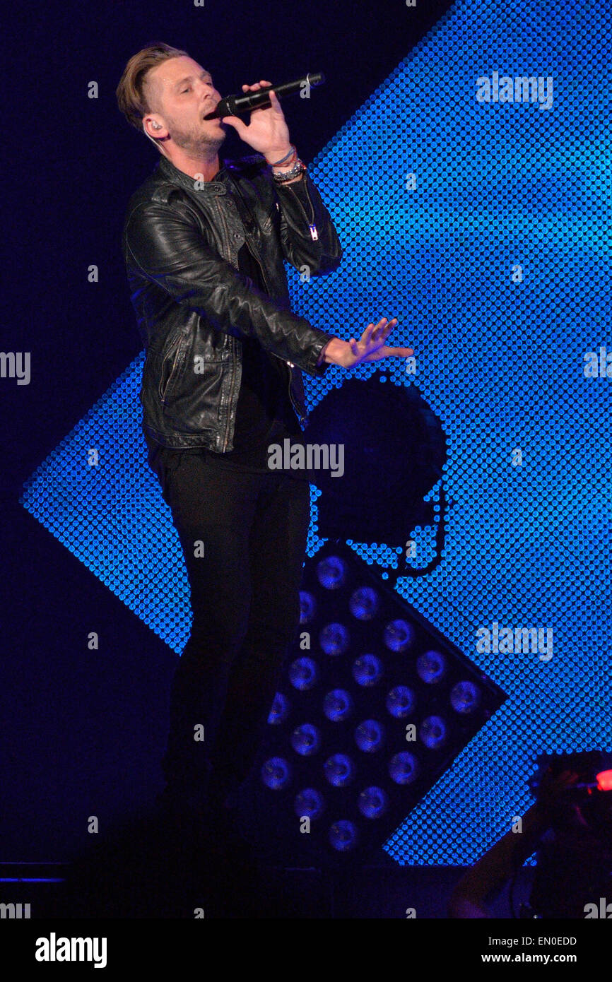 Onerepublic lead singer ryan tedder hi-res stock photography and images ...