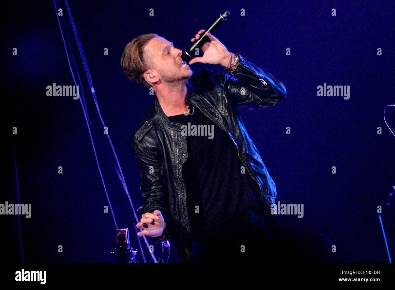 Onerepublic lead singer ryan tedder hi-res stock photography and images ...