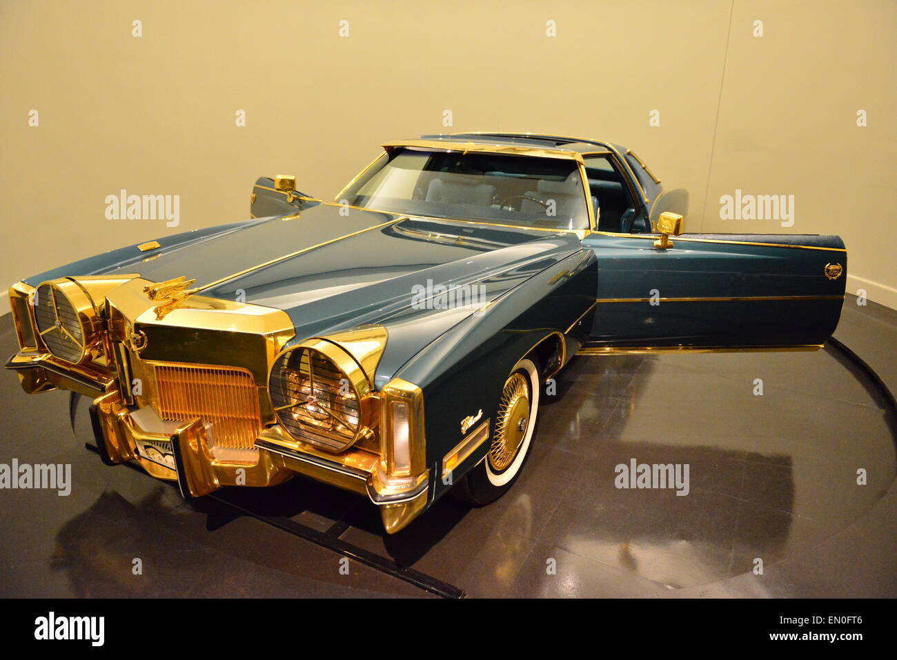 Isaac hayes gold plated cadillac hi-res stock photography and images ...