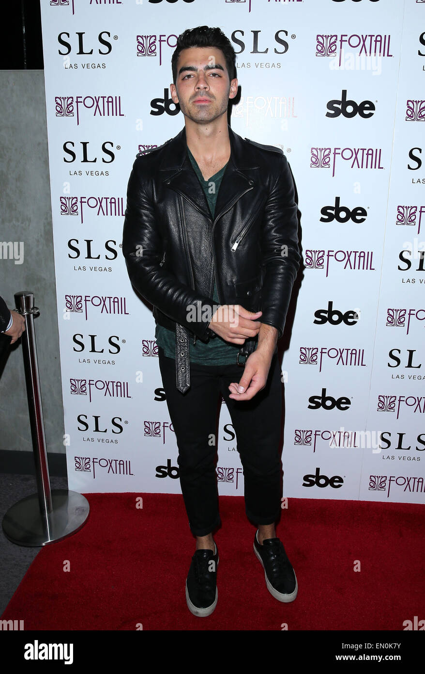 Joe Jonas hosts first DJ gig in Las Vegas at Foxtail Nightclub ...