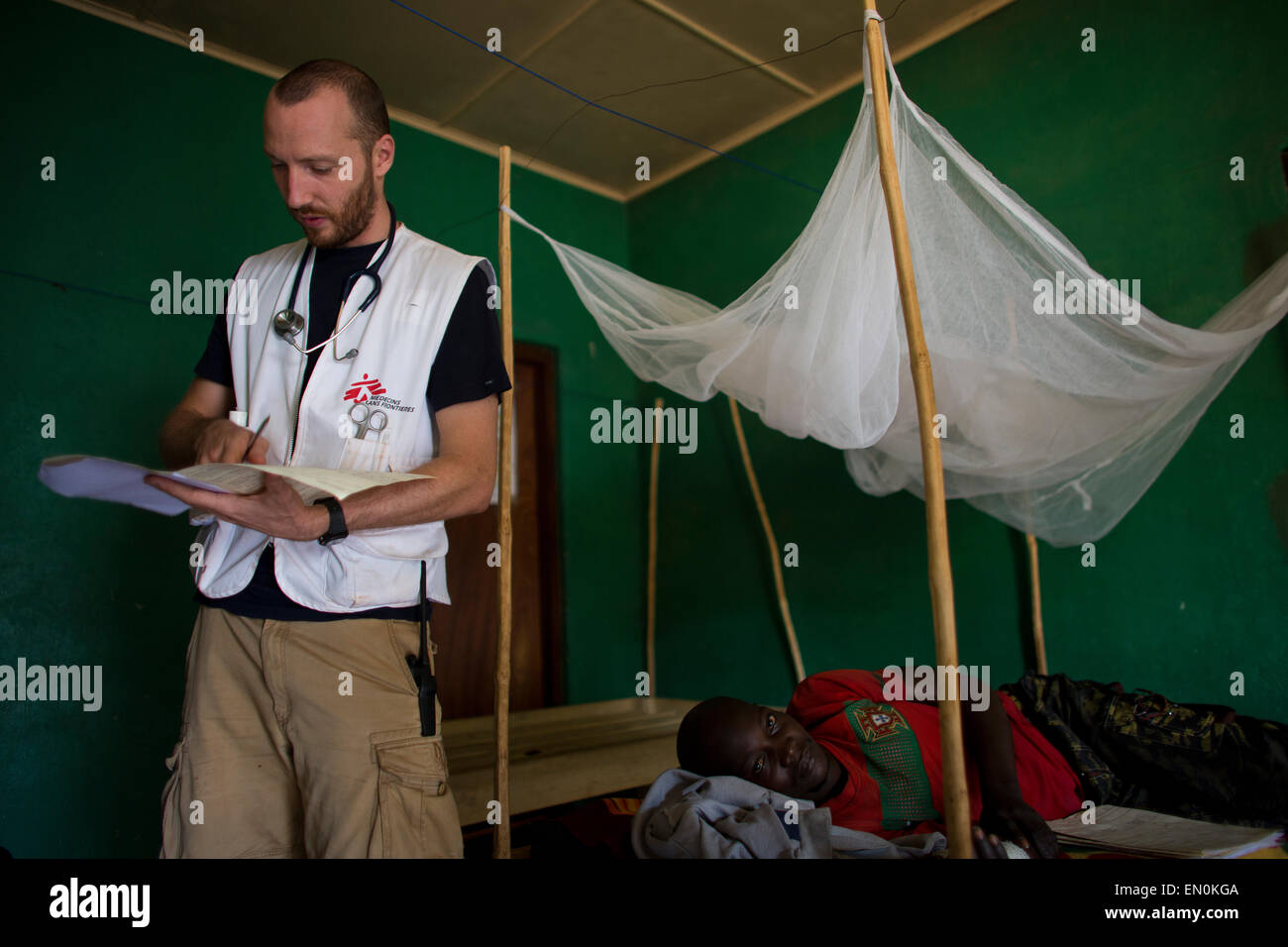 Africa hospital ward patients beds hi-res stock photography and images ...