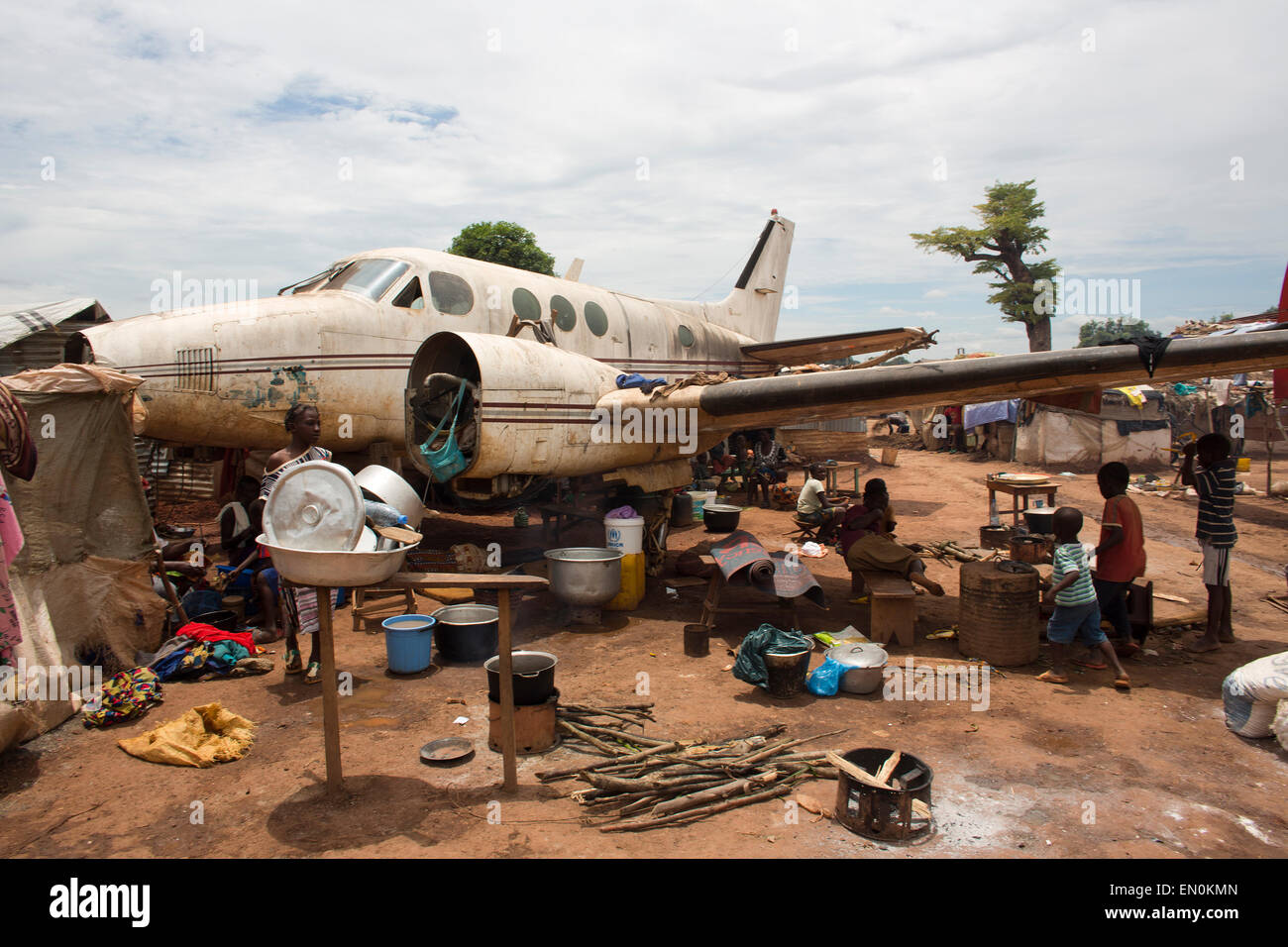 Refugees at Mpoko airport, Central African Republic Stock Photo - Alamy