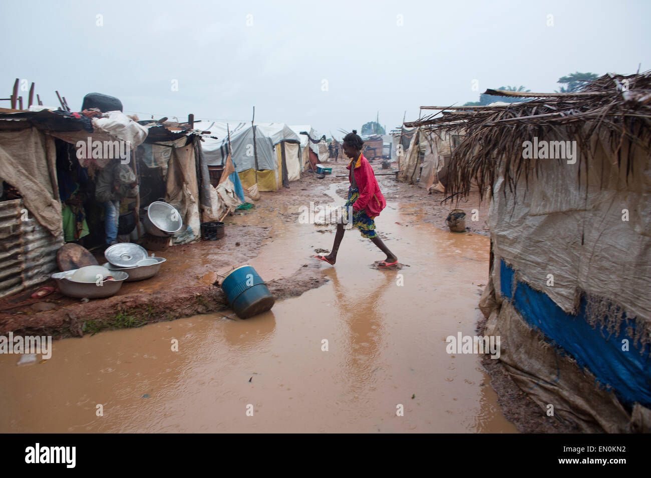 Displaced people have taken refuge in Mpoko airport in Central African ...