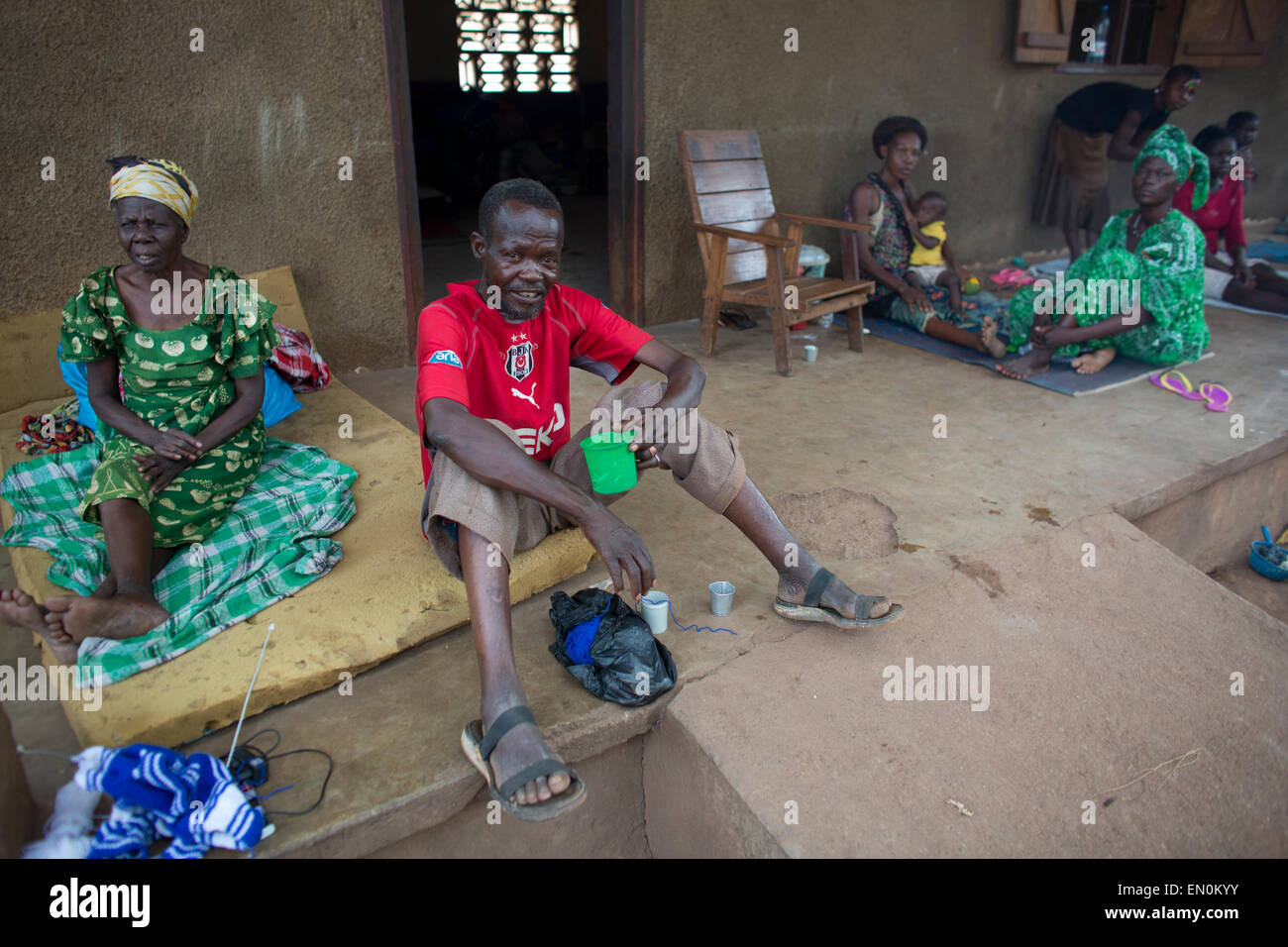 Women safe house aid hi-res stock photography and images - Alamy