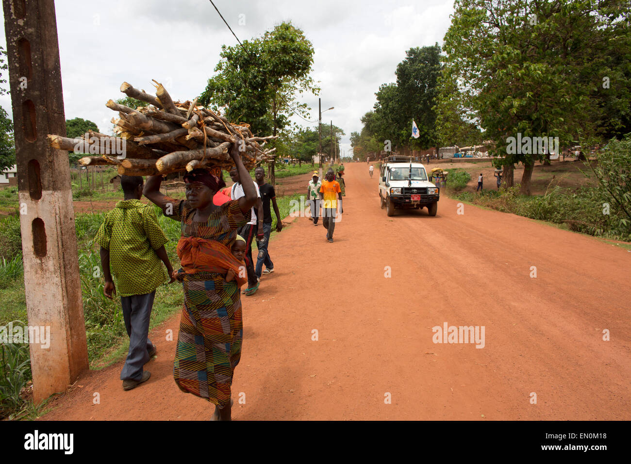 African cooking road hi-res stock photography and images - Alamy