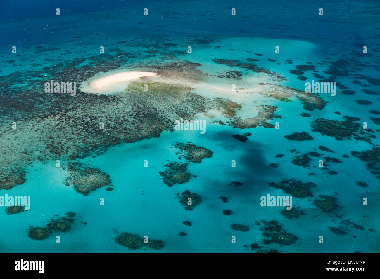 Aerial view great barrier reef hi-res stock photography and images - Alamy