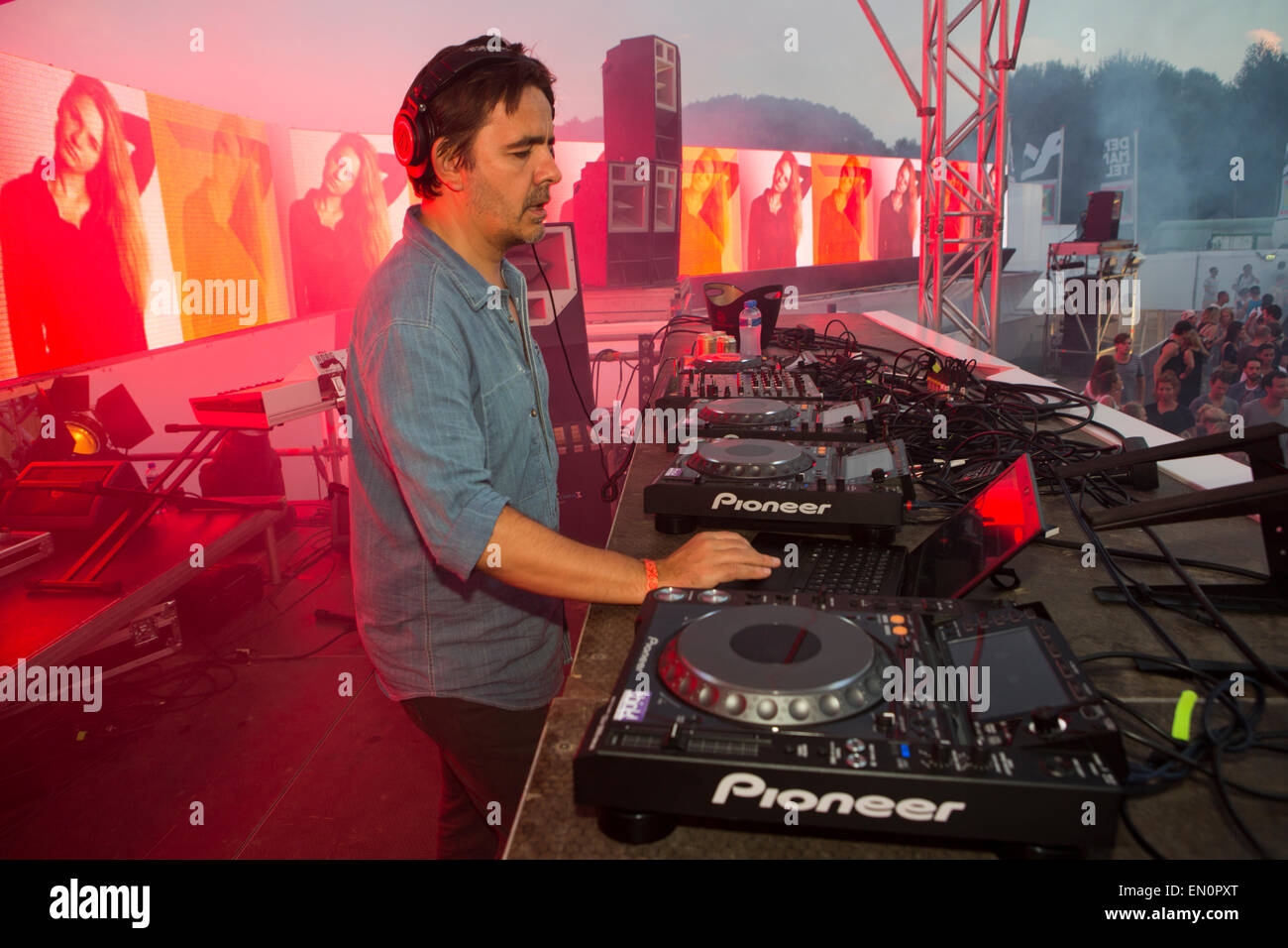 Open air dance festival hi-res stock photography and images - Alamy