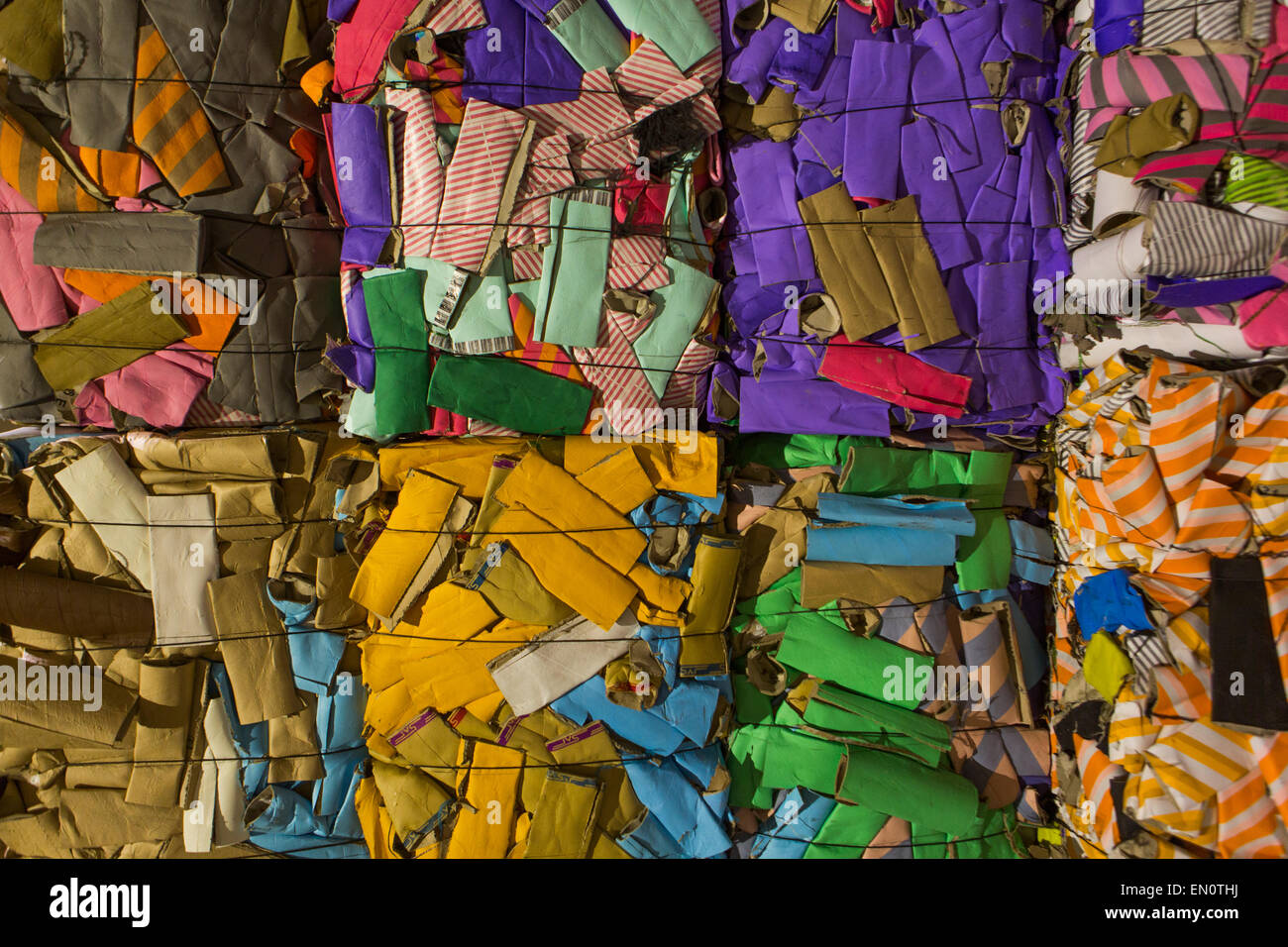 recycling plant for plastic and paper waste bales, baal, parcel paper ...