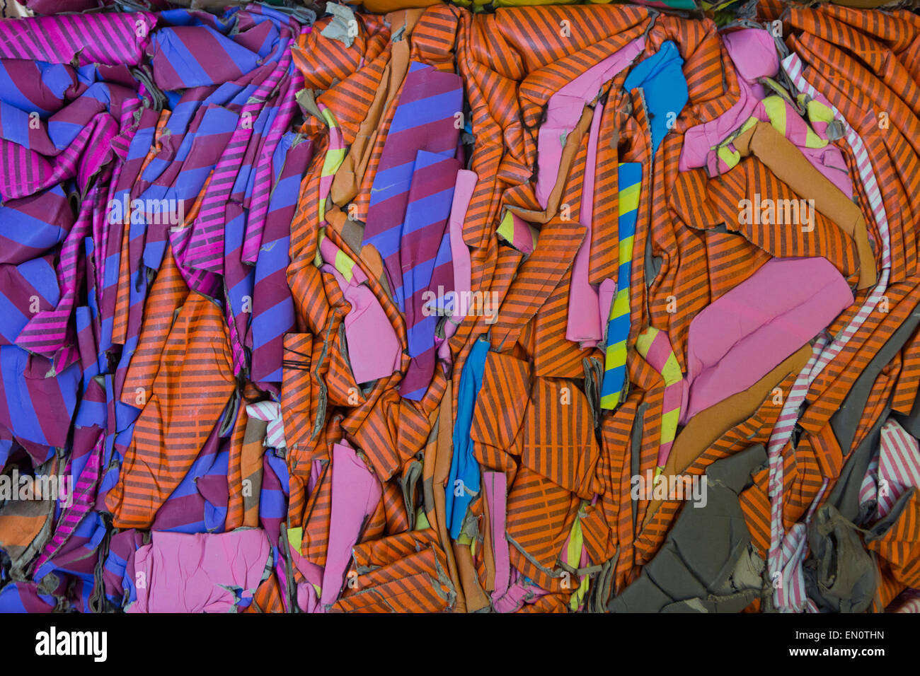 recycling plant for plastic and paper waste bales, baal, parcel paper ...