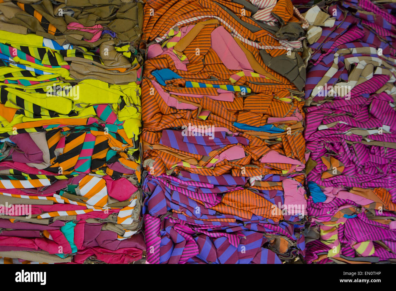 recycling plant for plastic and paper waste bales, baal, parcel paper ...