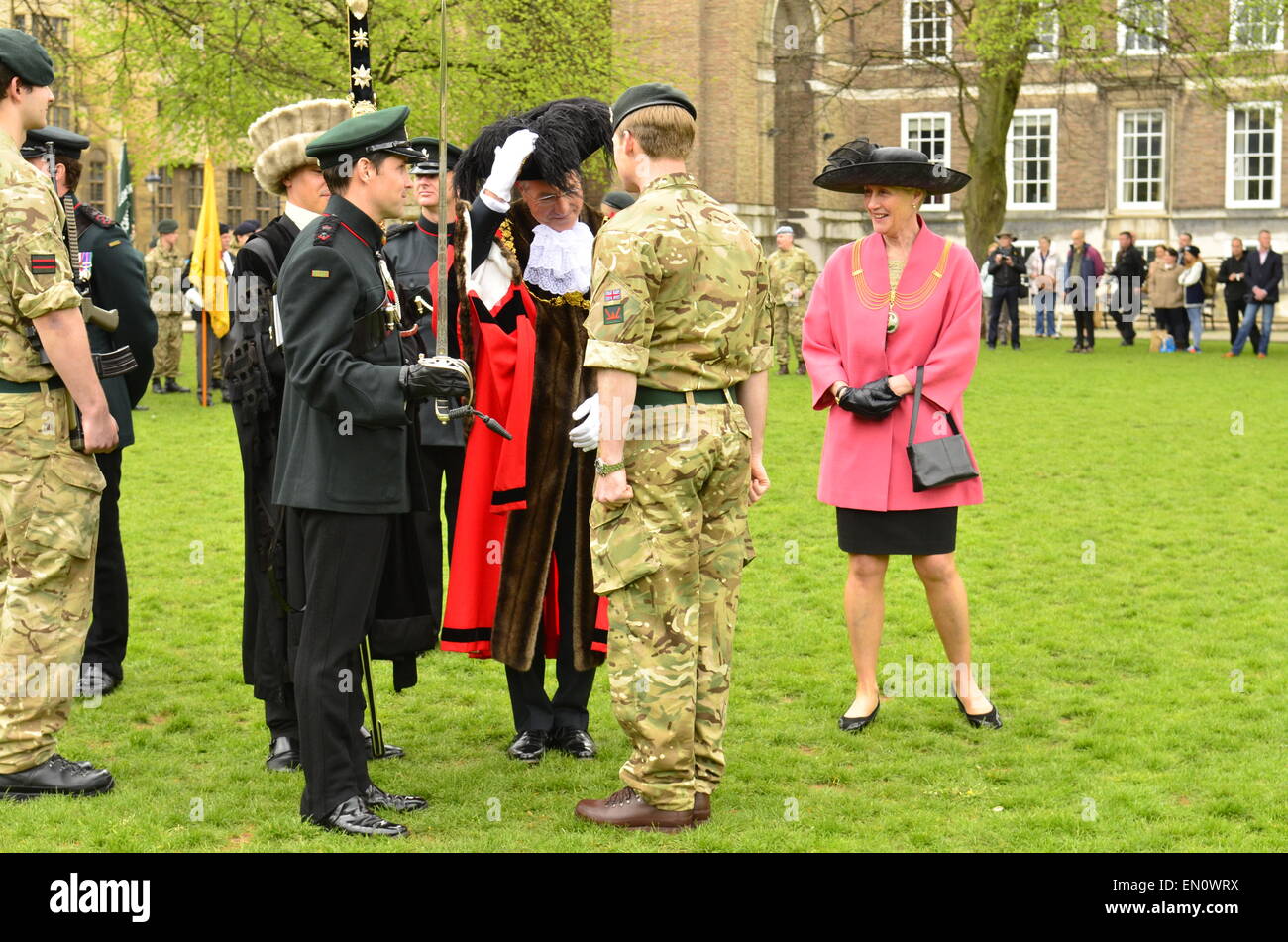 Exercise with rifles hi-res stock photography and images - Alamy
