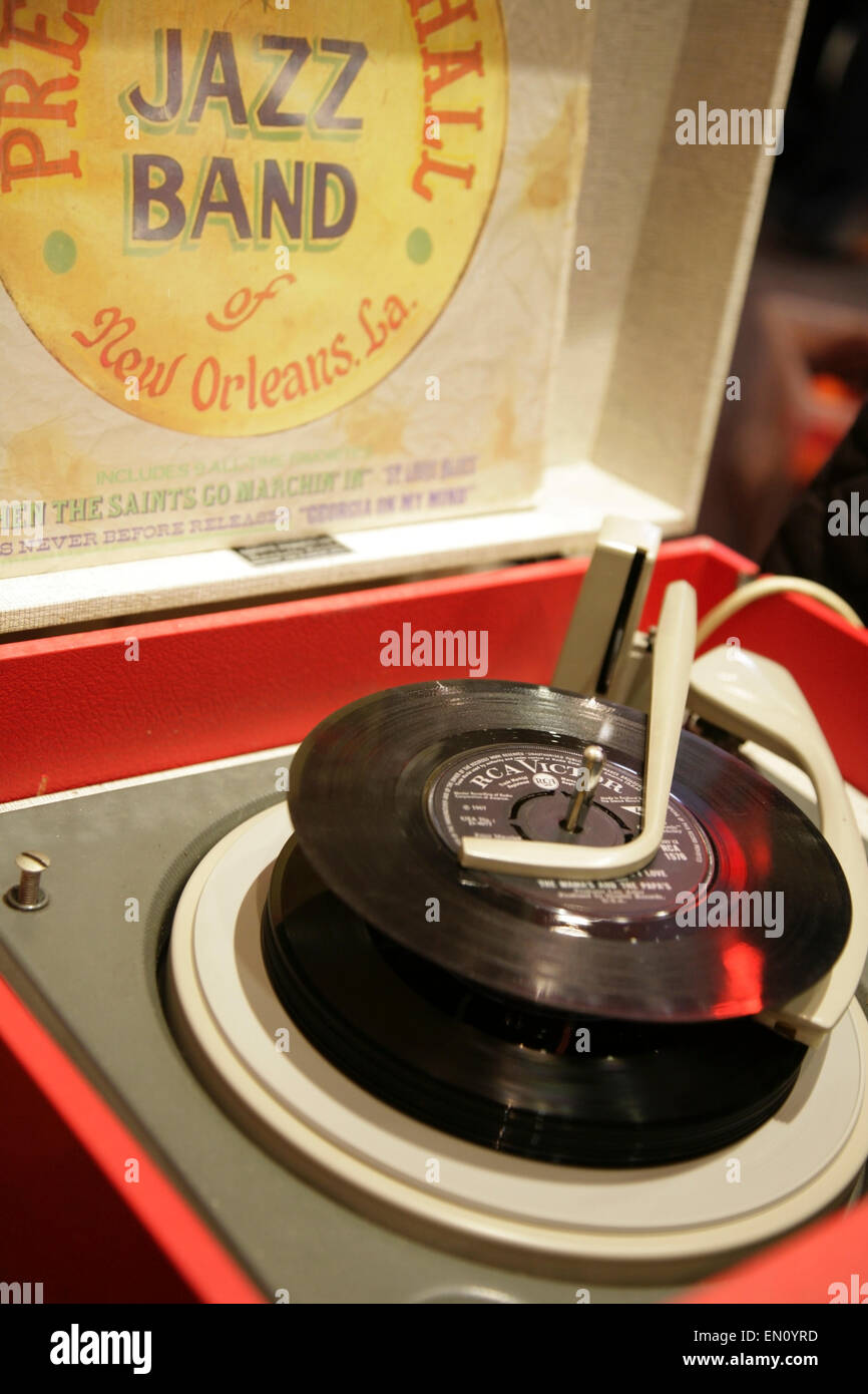 Record Player 1950s Stock Photos & Record Player 1950s Stock Images - Alamy