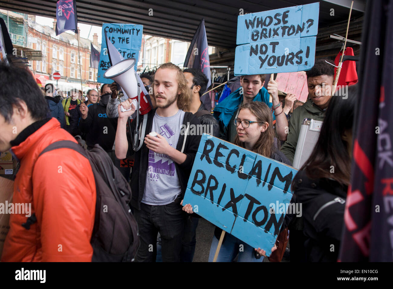London 25th April 2015: Thousands of south Londoners joined a community ...