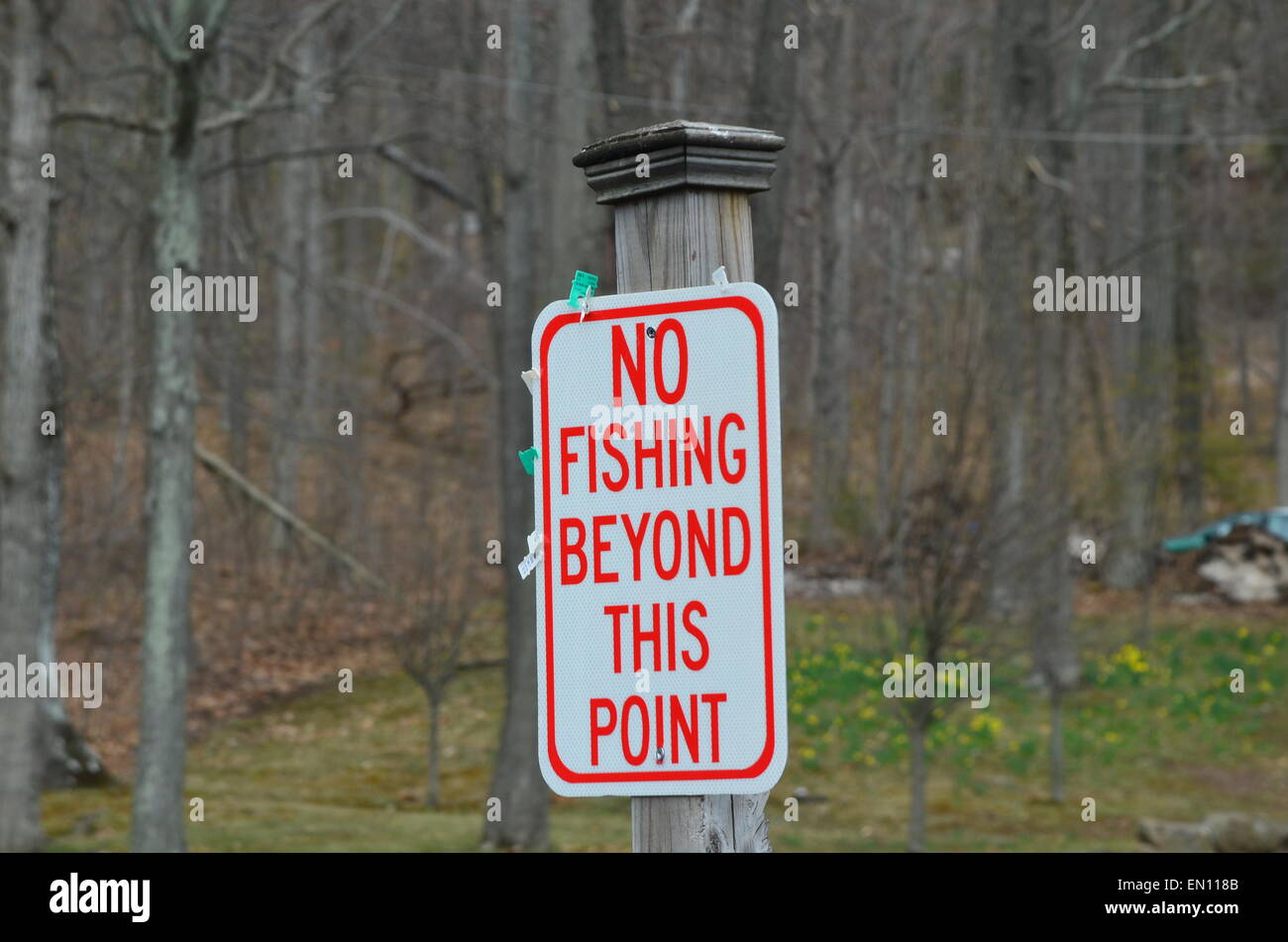 Red no fishing sign hi-res stock photography and images - Alamy