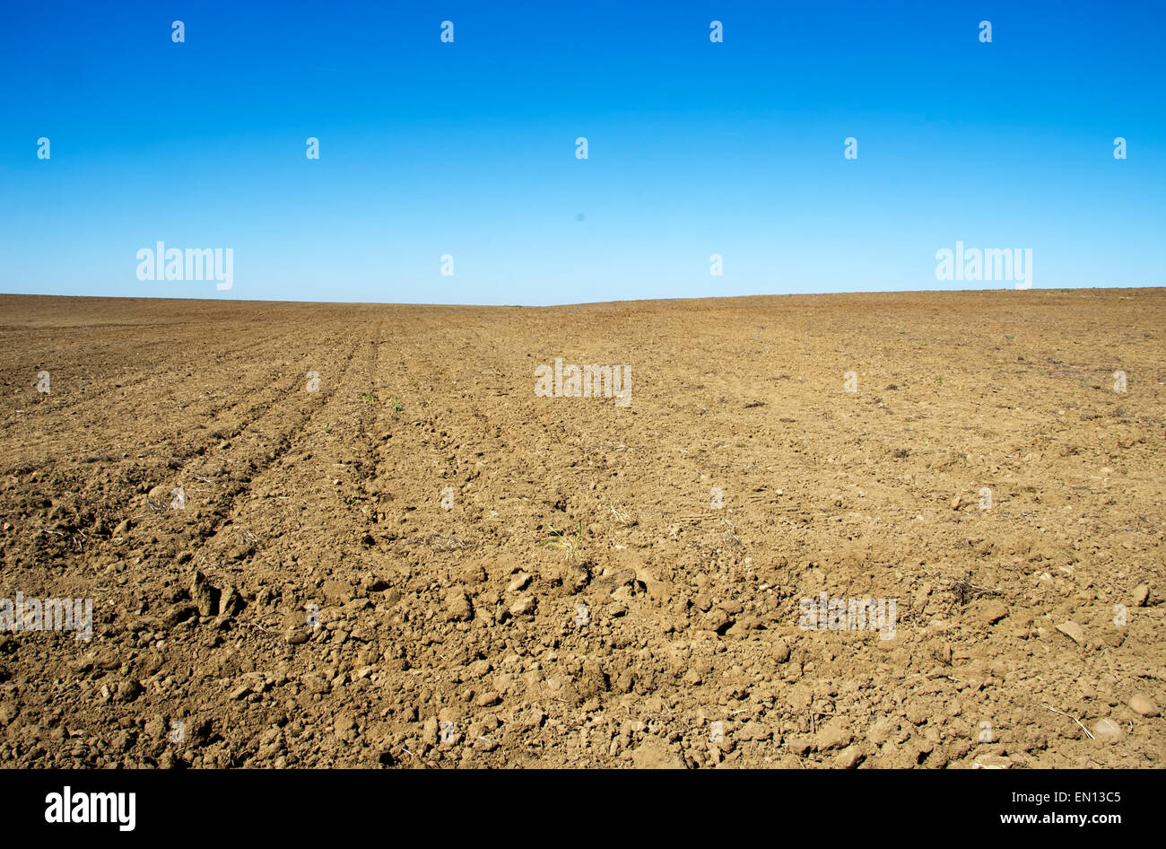Dirty field hi-res stock photography and images - Alamy