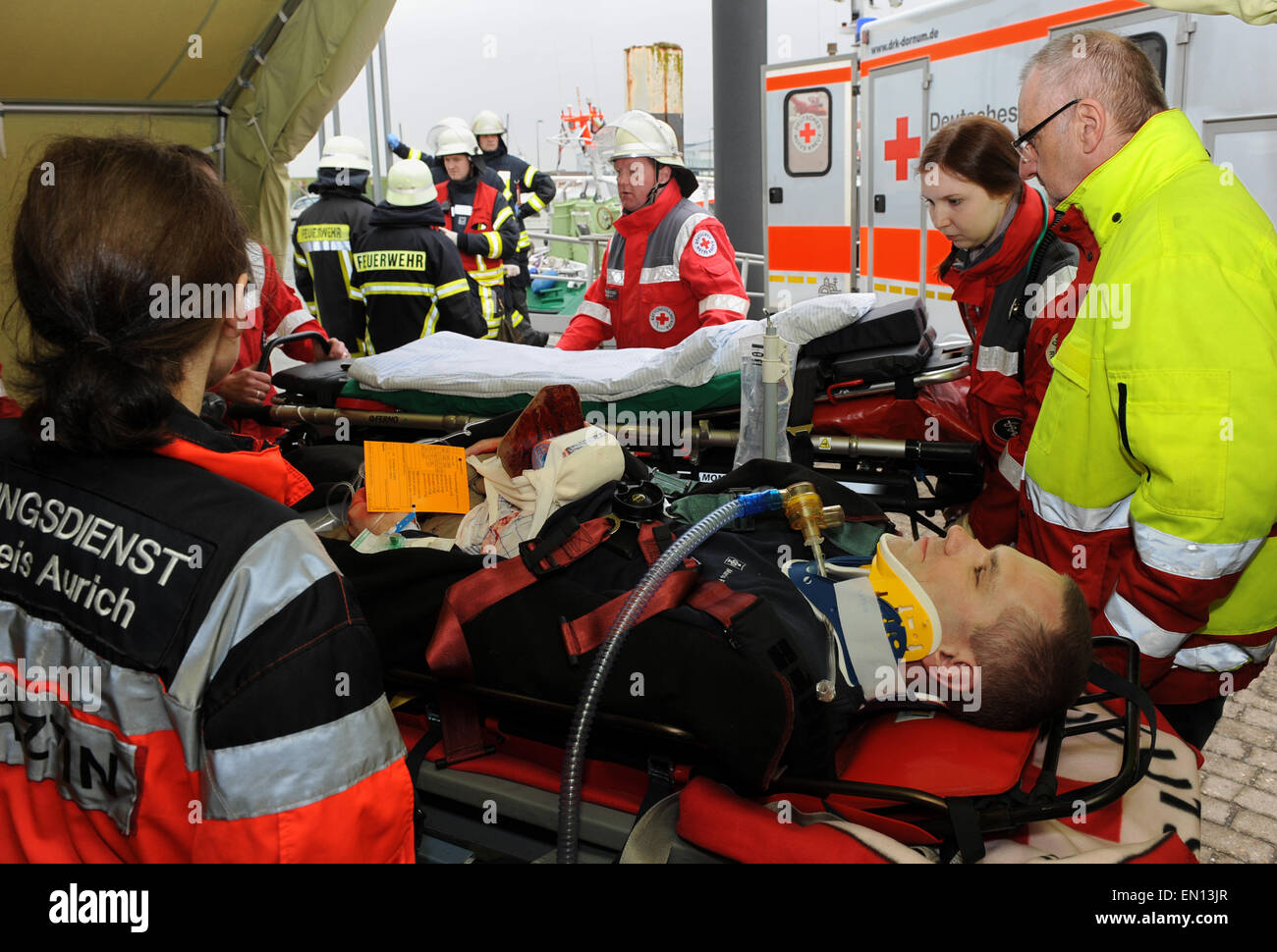 Norddeich, Germany. 25th Apr, 2015. Paramedics and emergency doctors ...