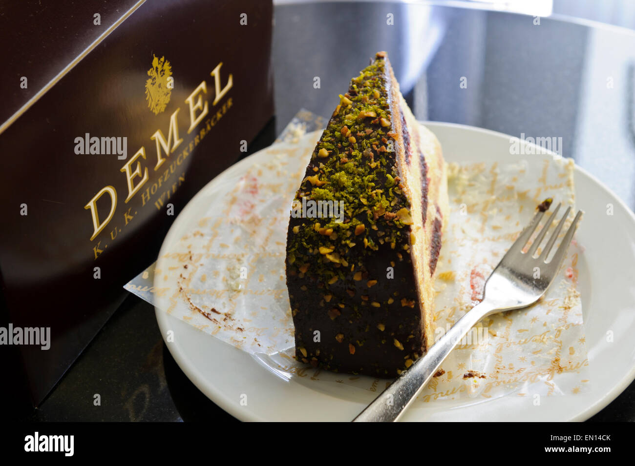 Cakemaker hi-res stock photography and images - Alamy