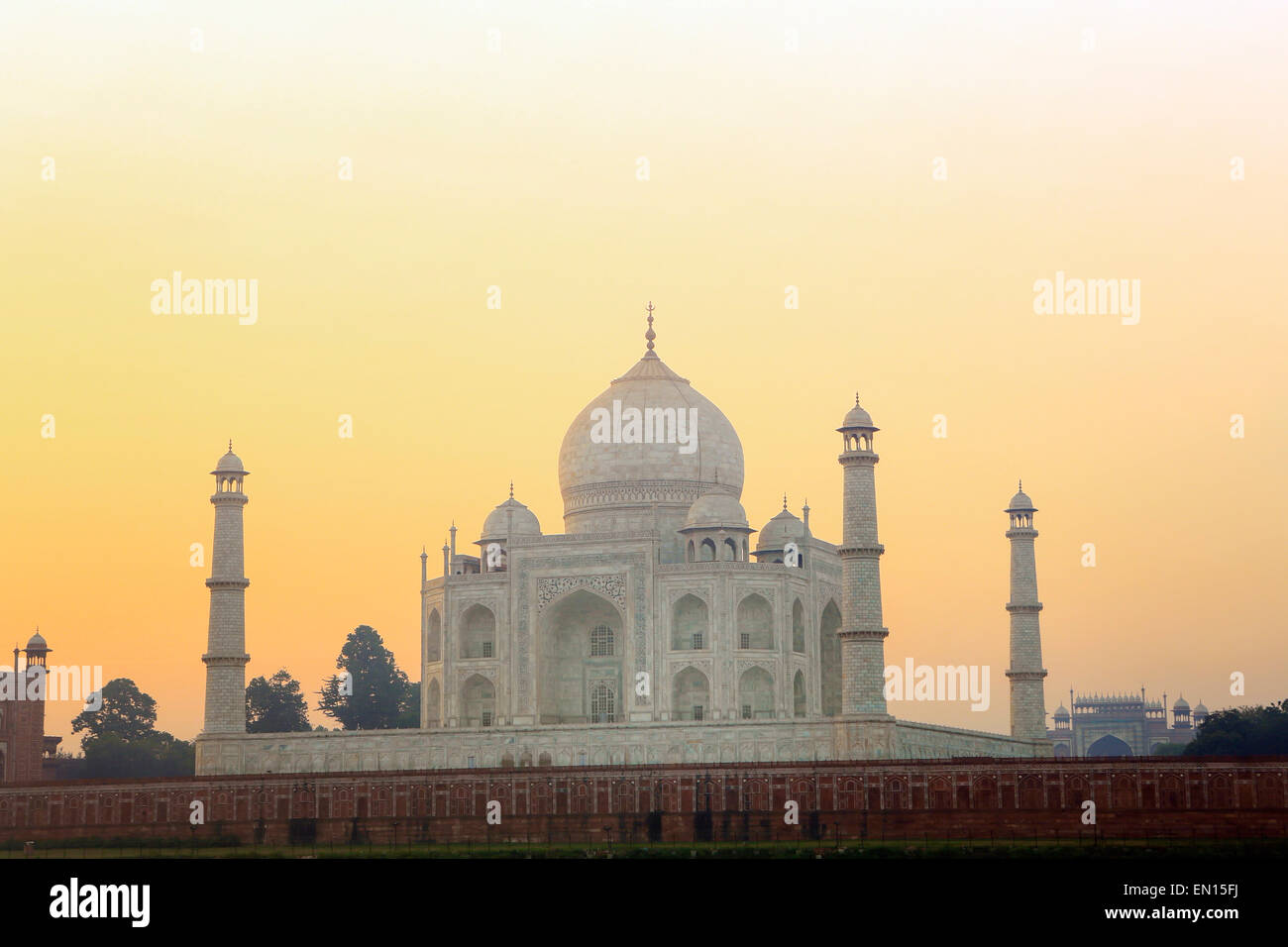 Taj mahal 1631 mausoleum hi-res stock photography and images - Alamy