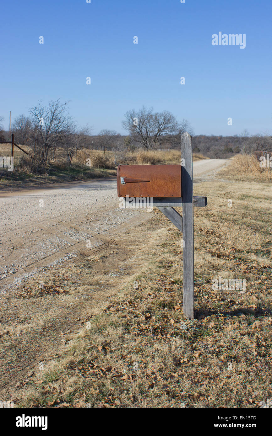 Rusted Mailbox Stock Photos & Rusted Mailbox Stock Images - Alamy