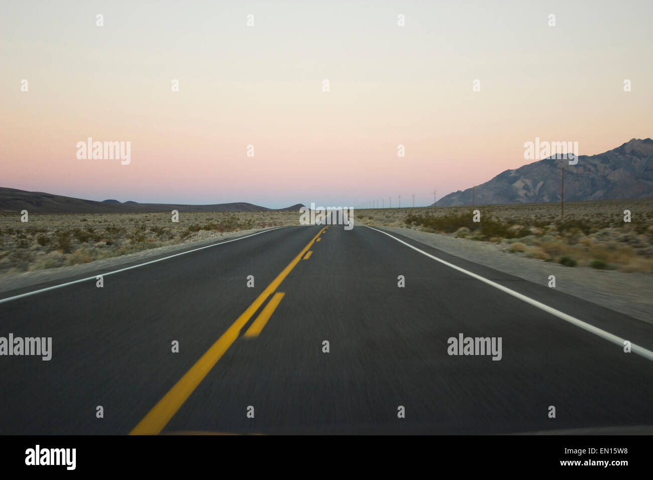 Two lane expressway hi-res stock photography and images - Alamy