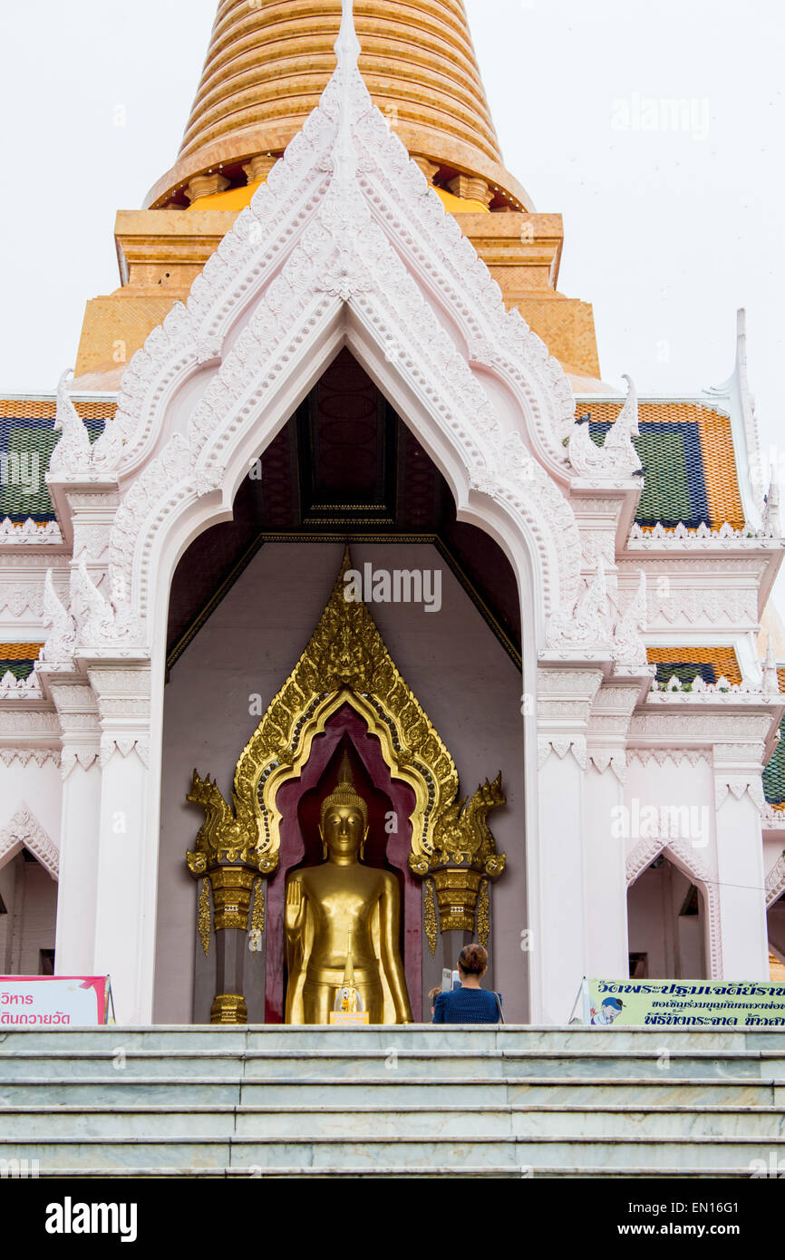 Phra pathommachedi temple nakhon hi-res stock photography and images ...