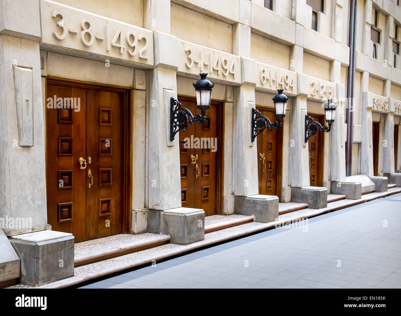 Tomb chamber doors hi-res stock photography and images - Alamy