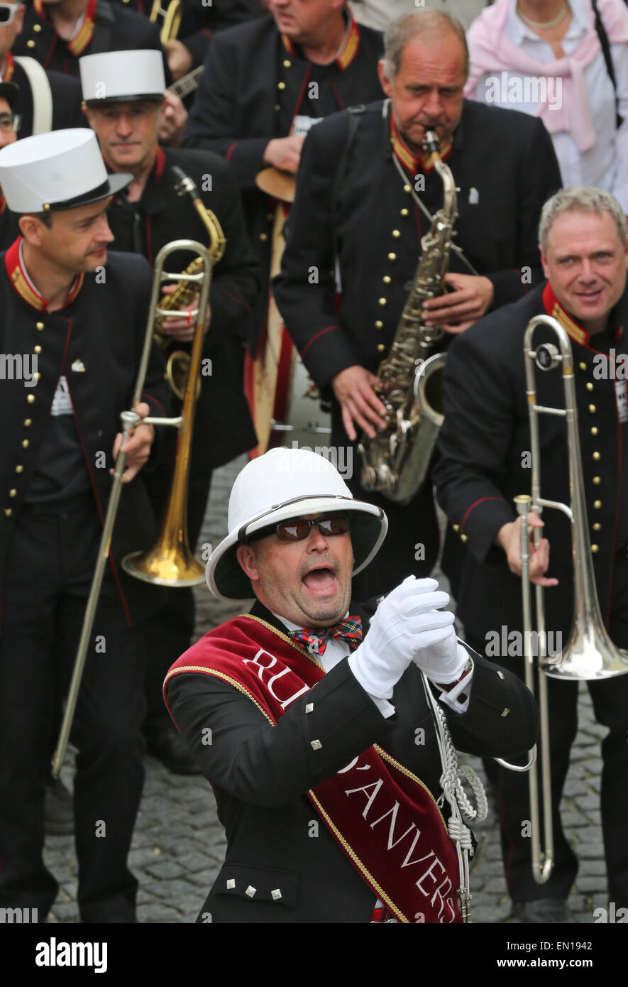 Kempten, Germany. 25th Apr, 2015. Musicians of Dutch band Rue d'Anvers ...
