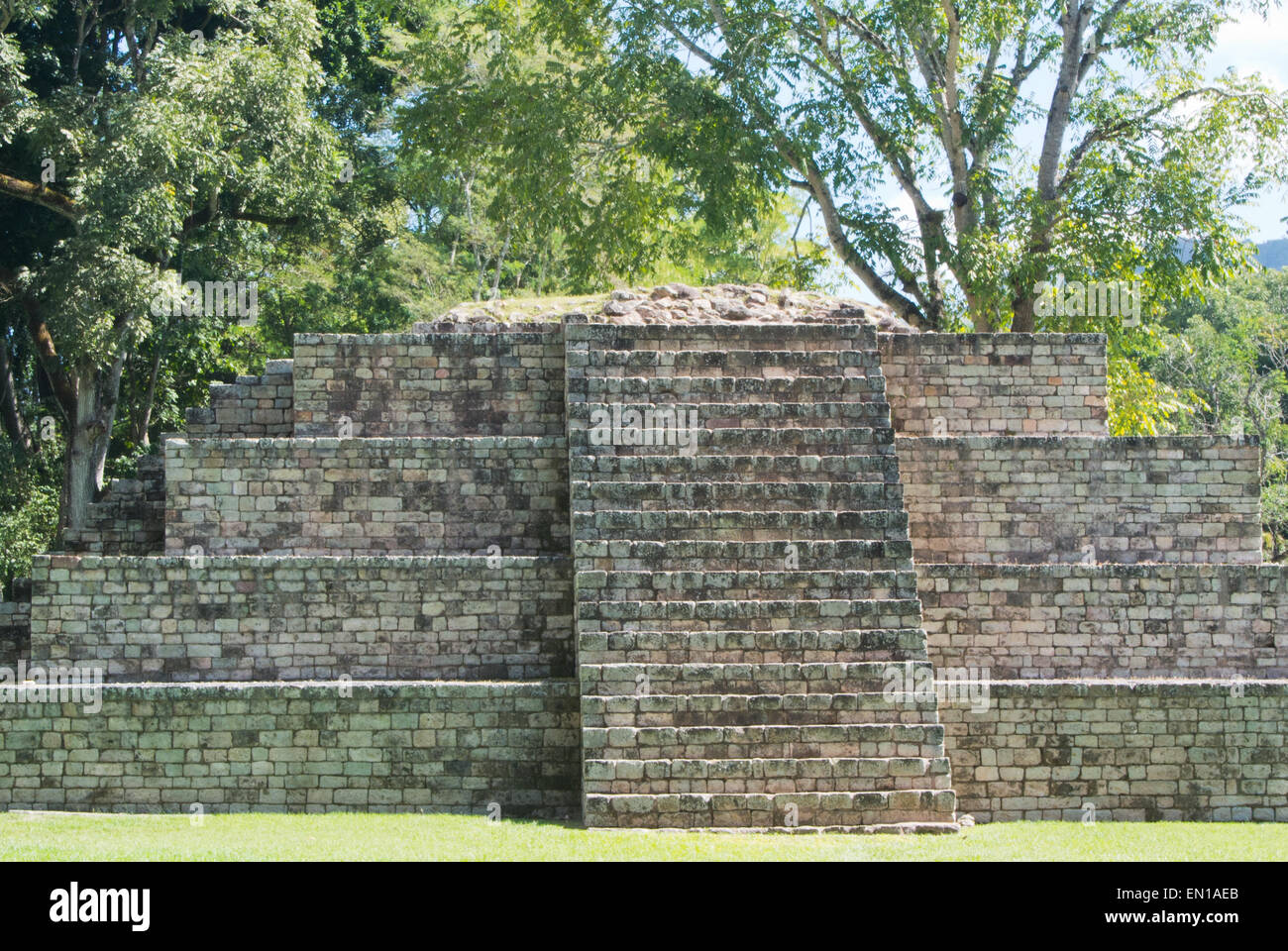 Ancient Mayan pyramid, Copan, Honduras Stock Photo - Alamy