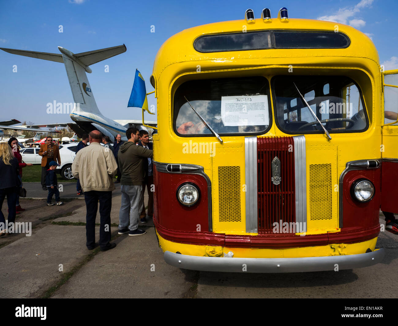 Kiev, Ukraine, 25th Apr, 2015. City bus ZIS-155 -- The Retro OldCarFest ...