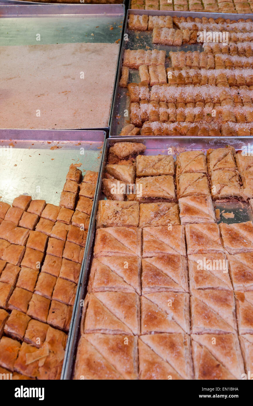 Israel, Tel Aviv, Baklava in shuk ha'carmel Stock Photo - Alamy