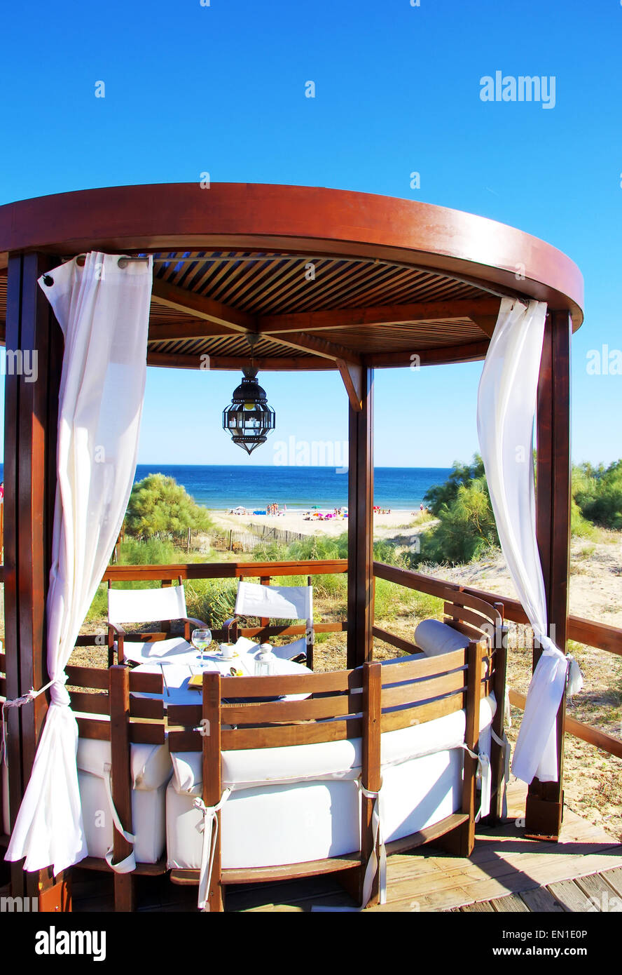 Deck pergola hi-res stock photography and images - Alamy