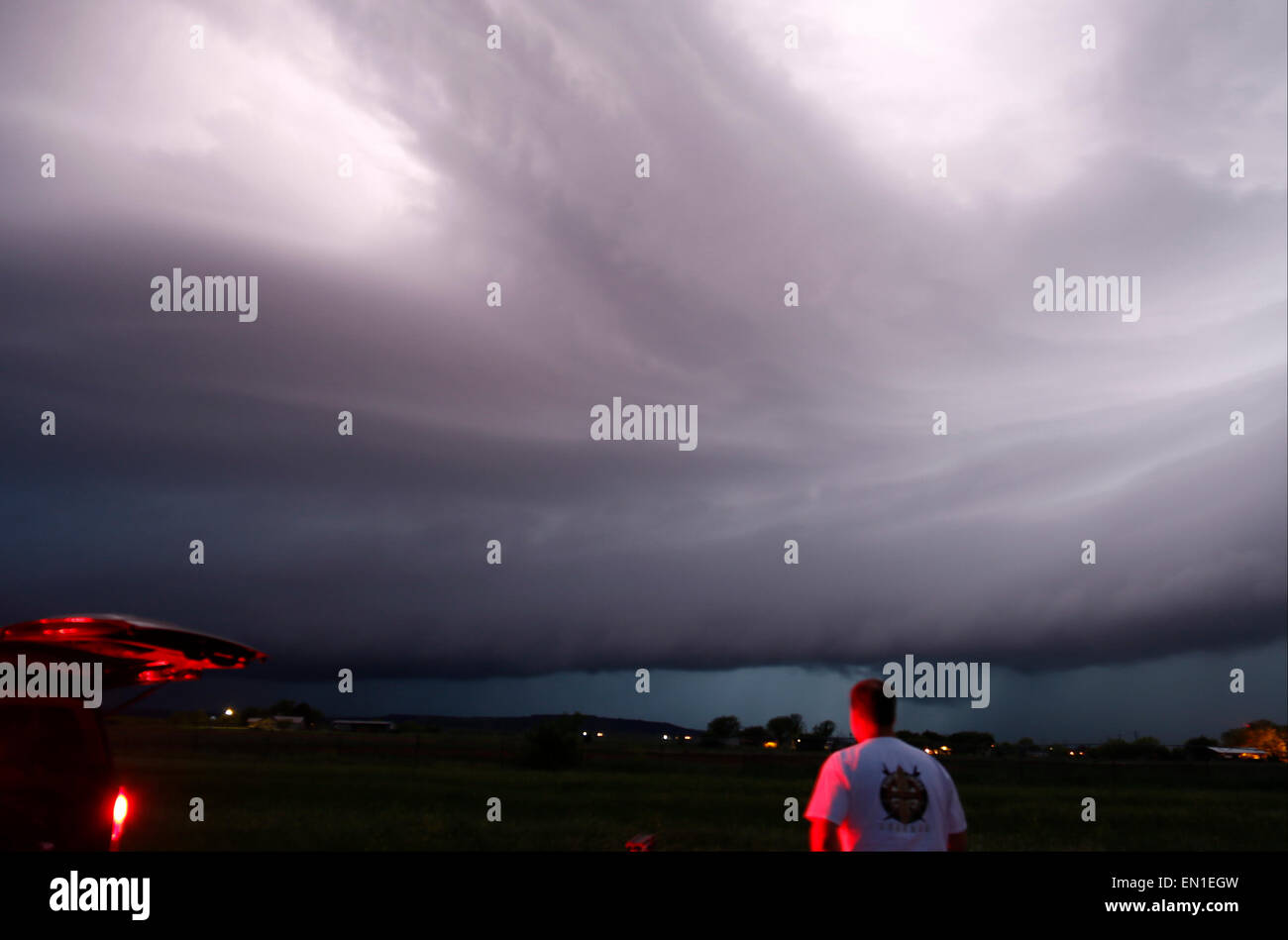 April 22.2015. Sweetwater TX. SoCal storm chaser Brad Mack photographs ...