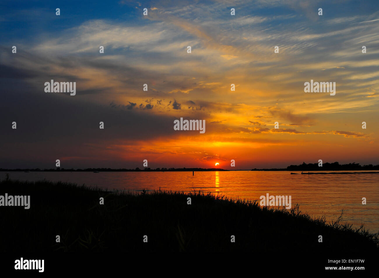 Annular lake hi-res stock photography and images - Alamy