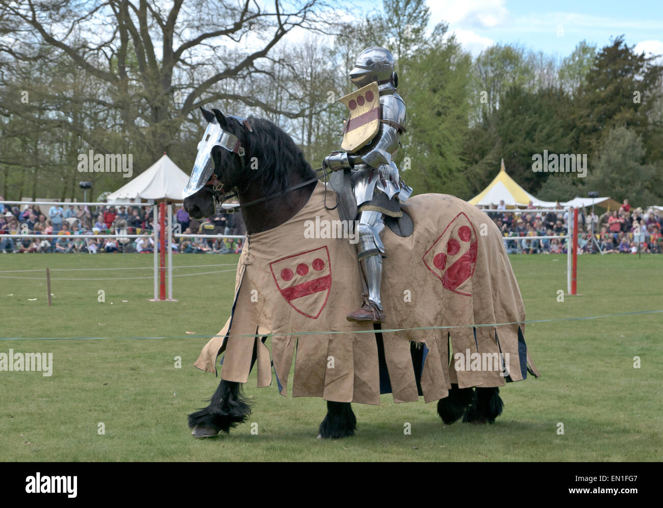 A medieval Knight on his horse. Credit: Scott Carruthers/Alamy Live ...