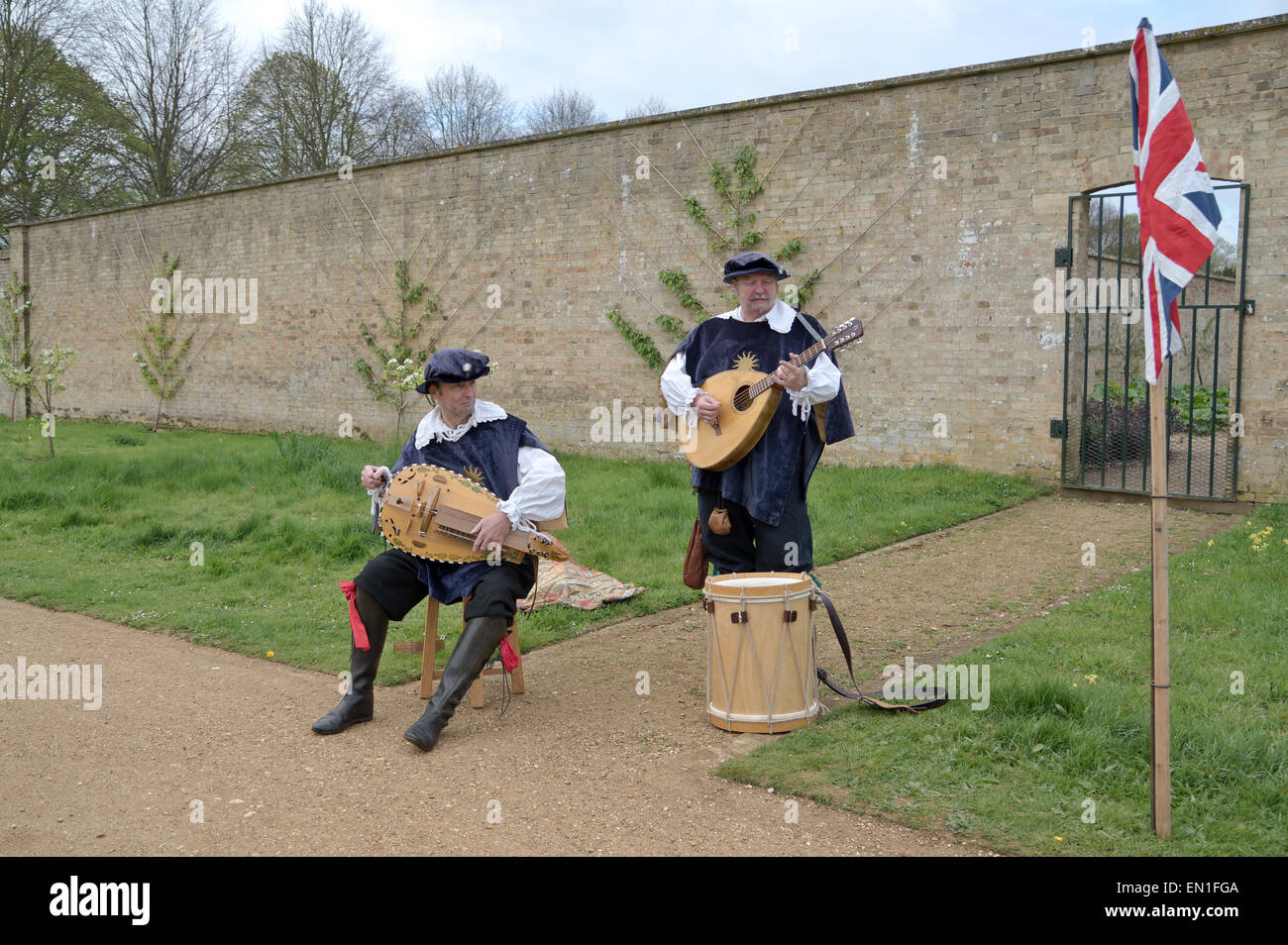 Medieval minstrels hi-res stock photography and images - Alamy