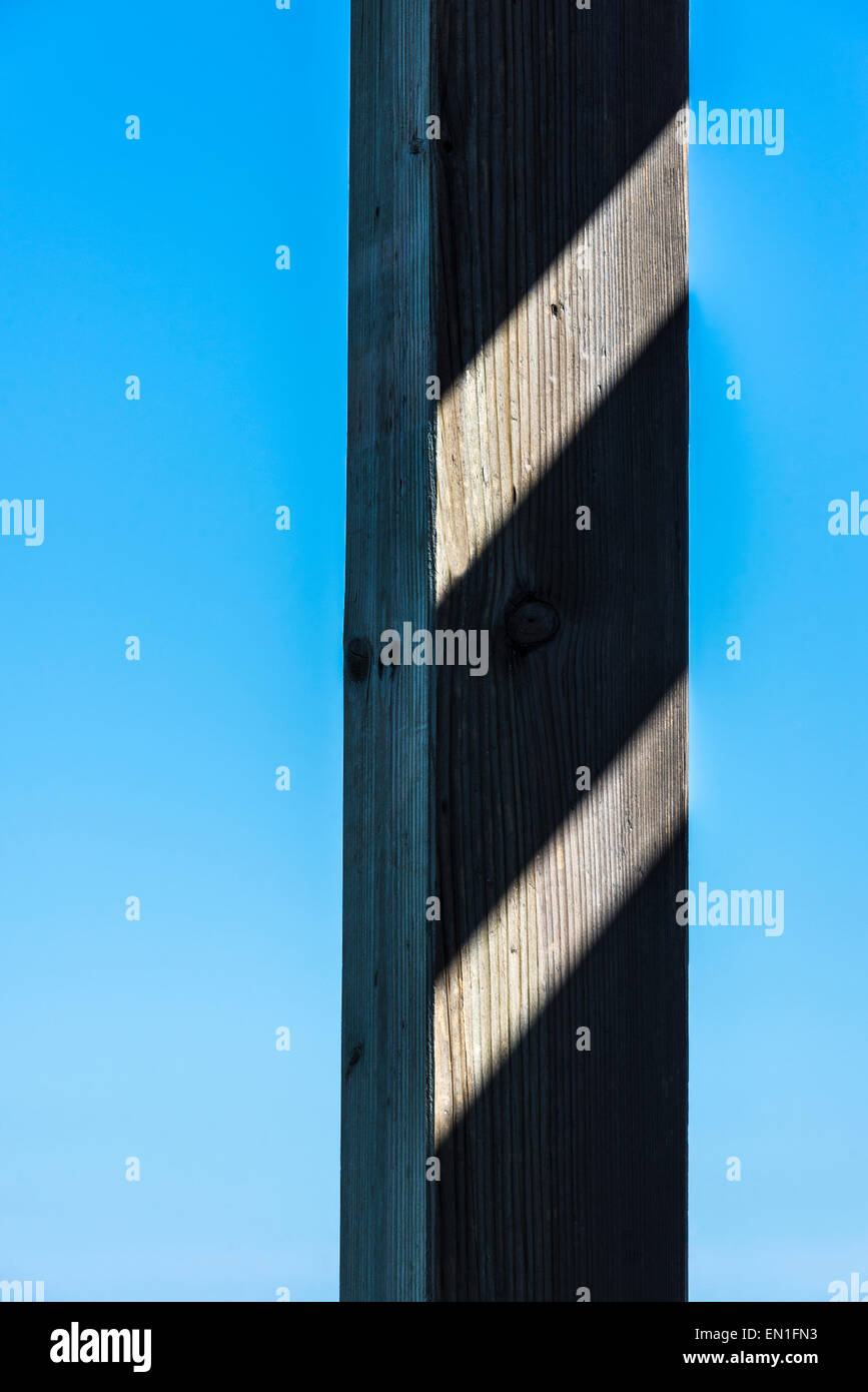 Diagonal wood beam hi-res stock photography and images - Alamy