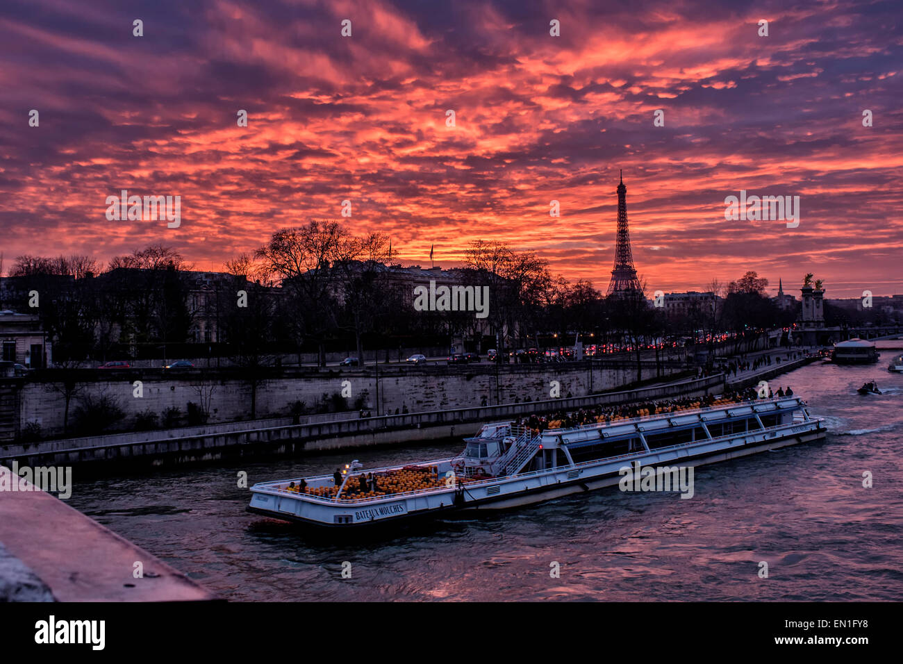 Cruise river siene hi-res stock photography and images - Alamy