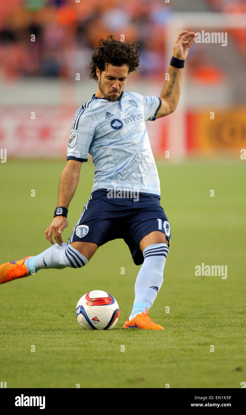 Houston, TX, USA. 25th Apr, 2015. Sporting Kansas City midfielder Benny ...