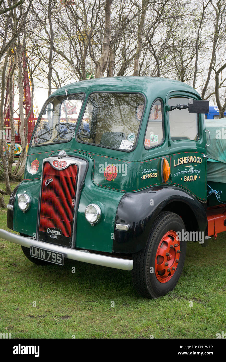 British vintage lorry hi-res stock photography and images - Alamy