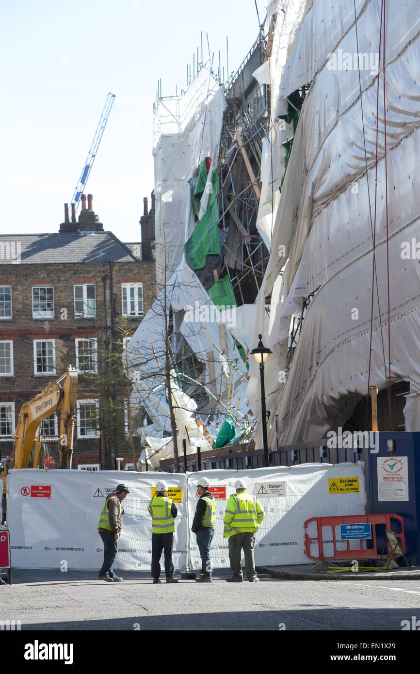 Scaffolding collapse hi-res stock photography and images - Alamy