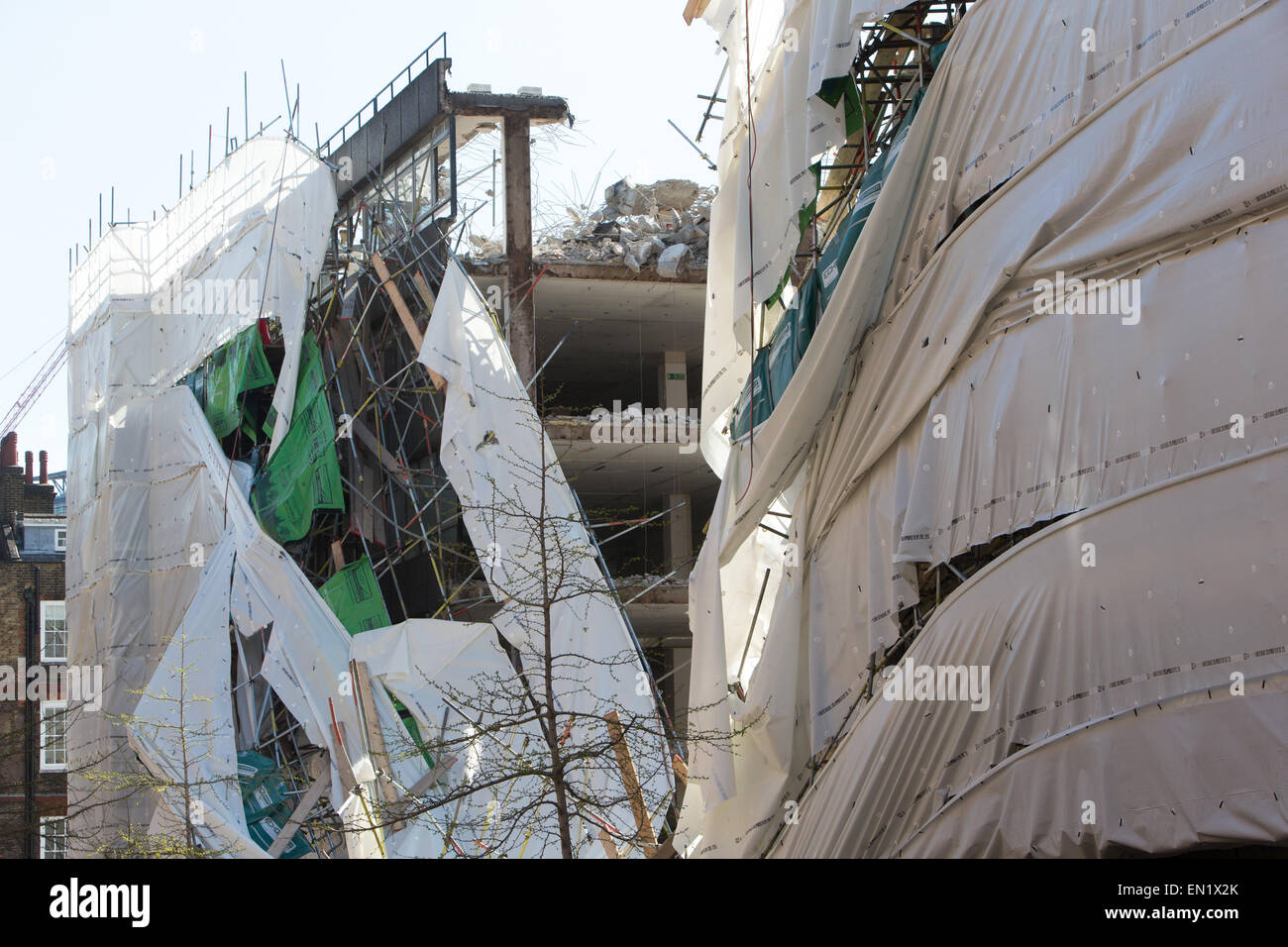 Scaffolding collapse hi-res stock photography and images - Alamy