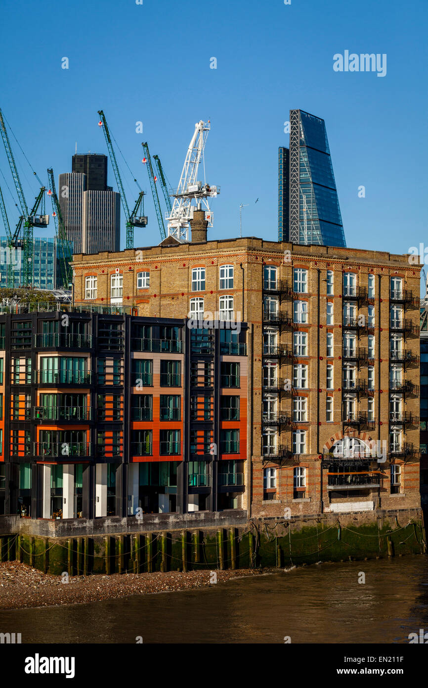 Riverside Properties and The City of London Skyline, London, England ...