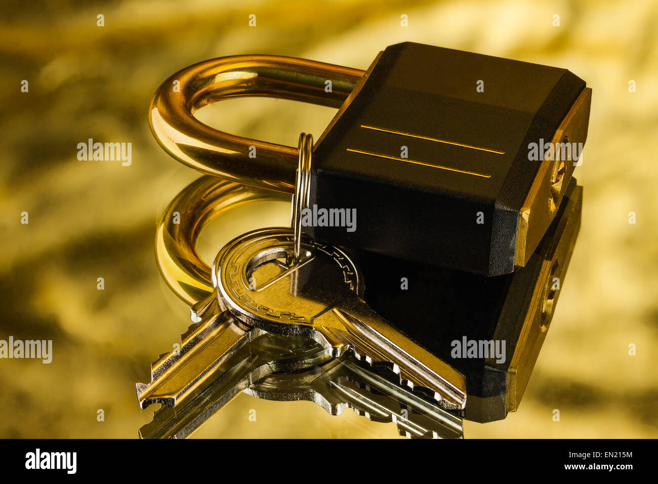 Golden security lock hi-res stock photography and images - Alamy